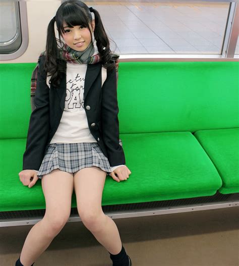 【再販】圧倒的可愛さの制服女子が変態オヤジに囲まれたらこうなっちゃう Pandg