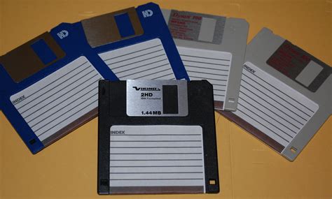 Single Floppy Disk 3 5 Inch 1 44 Mb Floppy Disc Various Colours Makes