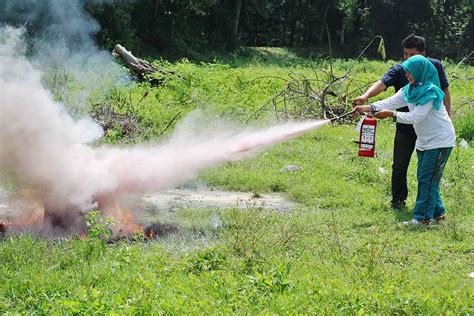 Pelatihan Pemadam Kebakaran Onsite Dengan Trainer Berpengalaman