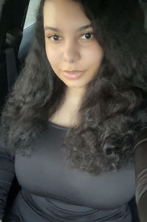 Been Sending Photos Like This To My Classmate He Hasnt Replied 😅 R Sfwnextdoorgirls