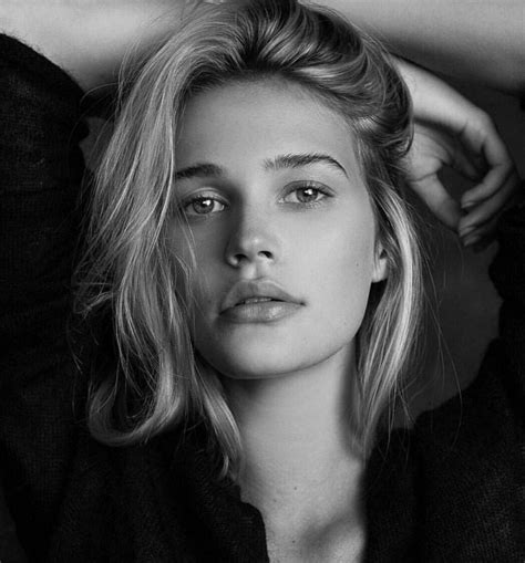Noel Capri Berry Noelcapri • Instagram Photos And Videos Poses