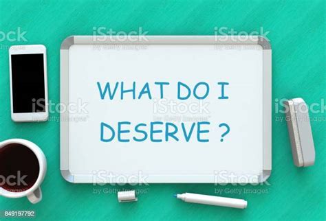 어떻게 내가 바라는 화이트 보드 스마트 전화에 메시지와 커피 테이블 3 차원 렌더링 개념에 대한 스톡 사진 및 기타 이미지