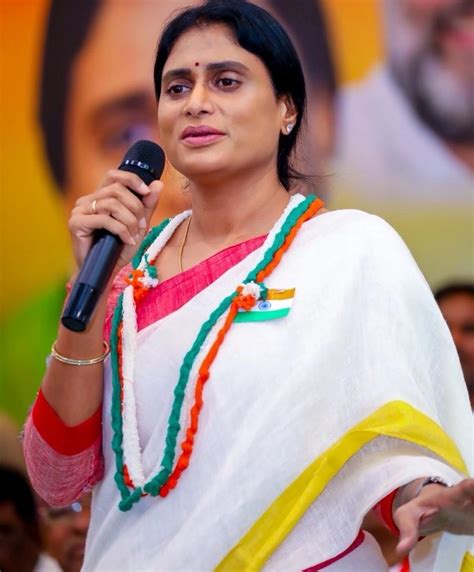 కడప లోక్‌సభ కాంగ్రెస్ అభ్యర్థిగా వైఎస్ షర్మిల Ap Pcc Chief Ys