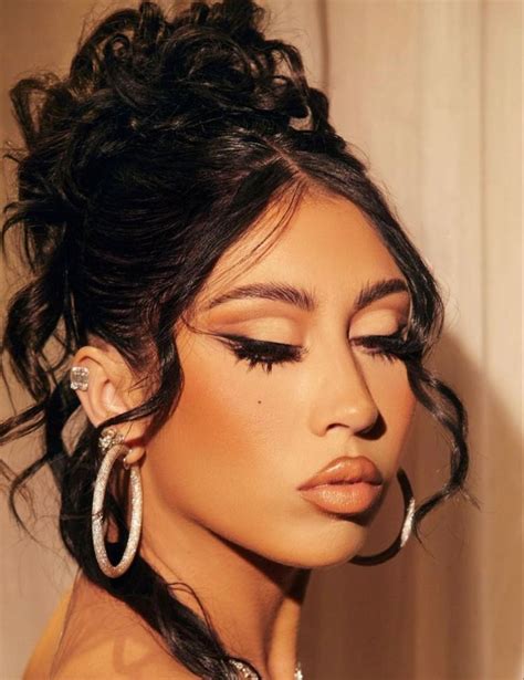 Pin By Theyoungmartha On Kali 💋 Kali Uchis Hair Styles Cute Hairstyles