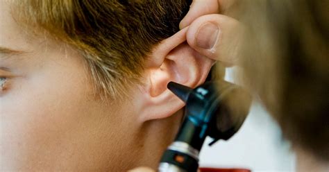 Retracted Eardrum Symptoms Causes Diagnosis And Treatment