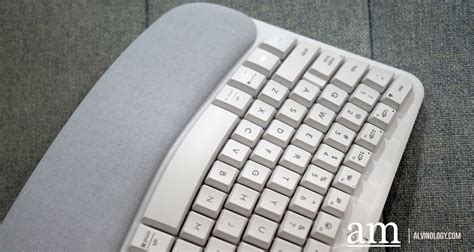 Review Logitech S New Ergonomic Wave Keys For Comfort And Better Wellbeing Alvinology