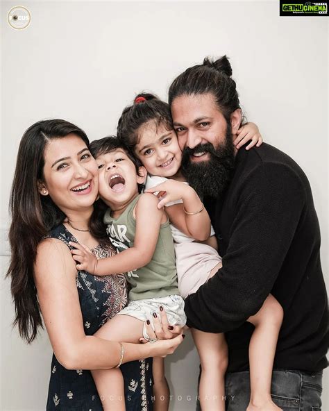 Radhika Pandit Wiki Biography Age Gallery Spouse And More