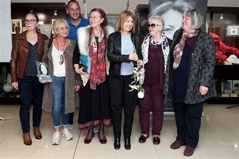 Повече пари за деца и юноши обеща Фандъкова на легендарни спортисти