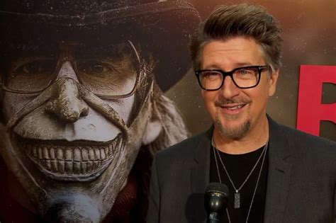 Get Your Coconuts Ready Monty Python And The Holy Grail Is Returning To Theaters