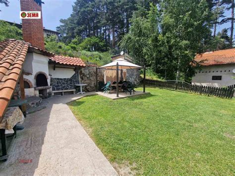 Продава вила Цигов чарк Триетажна къща 550 кв м РЗП 654 кв м двор Къщи Вили Цигов чар