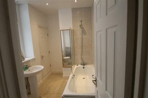 Bizarre Studio For Rent Appears To Have Bed Made From Scaffolding