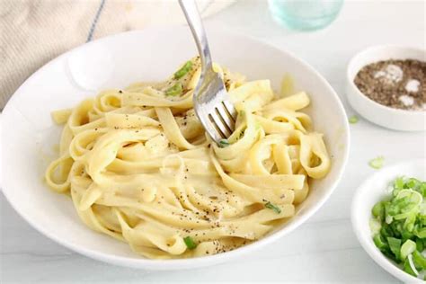Oat Milk Alfredo Pasta Sauce Vegan And No Cashews Plant Based Jess