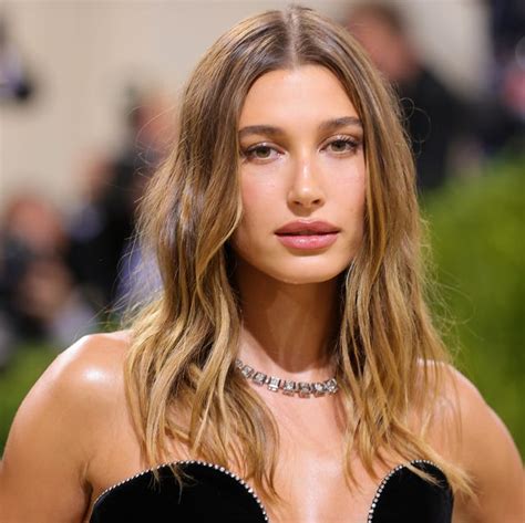 The Biggest Hair Trends Of 2022 According To Hairstylists