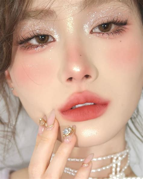 ส่อง ‘douyin Makeup เทรนด์แต่งหน้าสไตล์เน็ตไอดอลจีนที่กำลังฮอตฮิตบนโลก