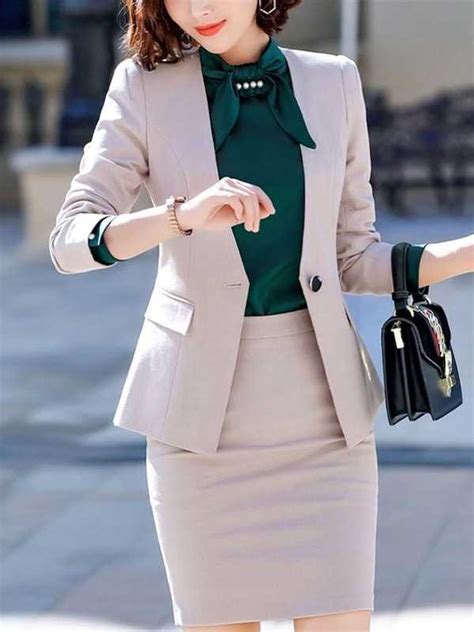 جدیدترین مدل‌ های کت و دامن زنانه و دخترانه عکس