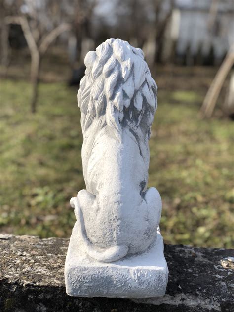 Садова фігура скульптура статуетка Лева для декору саду з цементу ручної роботи 34 см ціна