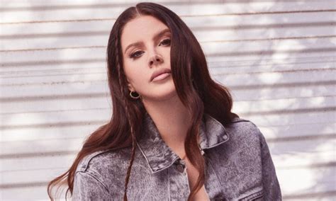 Lana Del Rey Grabó Su Propia Versión De “take Me Home Country Roads
