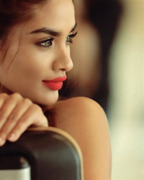 Suzane Janair Modeling Agency