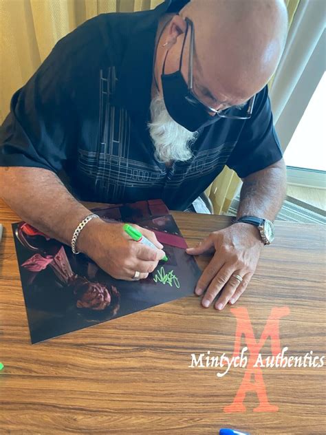 BOB ELMORE SIGNED 8X10 PHOTO THE TEXAS CHAINSAW MASSACRE 2 LEATHERFACE BECKETT EBay