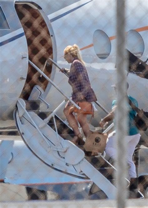 Britney Spears Arrives At Her Private Jet In Los Cabos 04012023