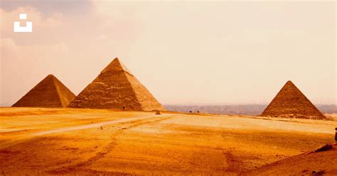 이집트의 피라미드 사진 Unsplash의 무료 건축학 이미지