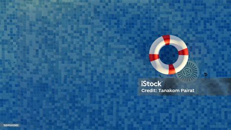 3d 렌더 디자인에서 여름 방학 개념이 있는 수영장 한가운데에 떠 있는 반지의 탑 뷰 0명에 대한 스톡 사진 및 기타 이미지 0명 3차원 형태 고급 호텔 Istock