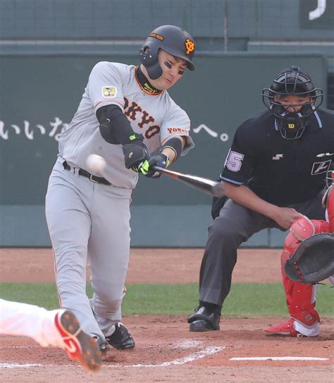 【巨人】丸佳浩 タイムリー二塁打で先制 スポーツ報知