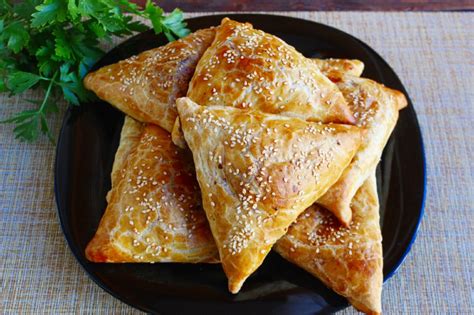 Создать мем самса с курицей из слоеного теста самса из слоеного теста самса из слоеного