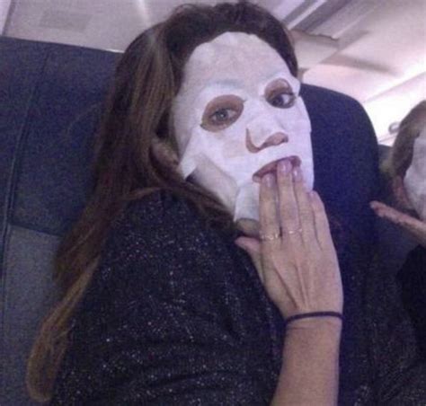 Pin By El On Phoebe Phoebe Tonkin Claire Holt Phoebe