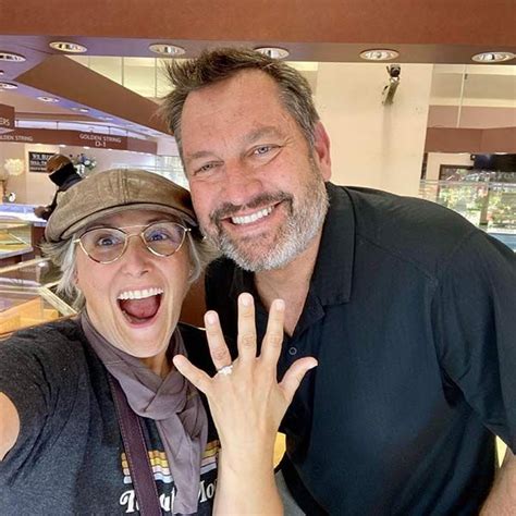 Ricki Lake Reveals Incredible Wedding News As Fans Shower Her With