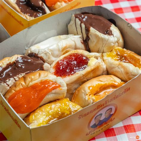 [รีวิว] ร้าน ขนมปังเจ้าอร่อยเด็ดเยาวราช เยาวราช เมนูแนะนำ รูปภาพ ราคา