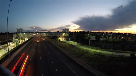 무료 이미지 하늘 일몰 교통 밤 햇빛 아침 고속도로 도시 풍경 황혼 수송 저녁 반사 레인 하부 구조 도시 지역 3840x2160