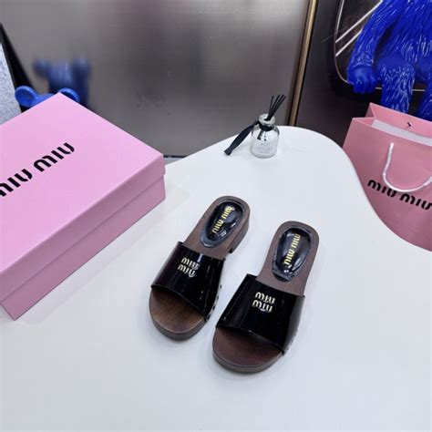 Тапочки Женский Мужской Miu Miu размер 40 черный На любой сезон купить C доставкой на Ozon по
