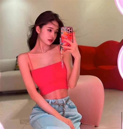 U Ux主播：免费直播性爱表演和聊天 Stripchat