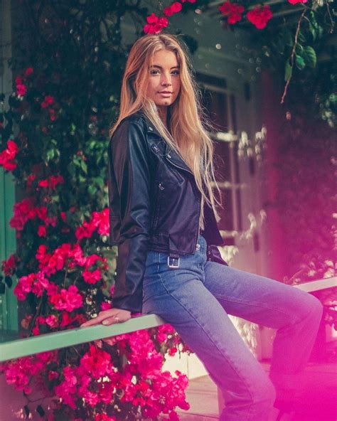 Maddy Perinovic Scrolller