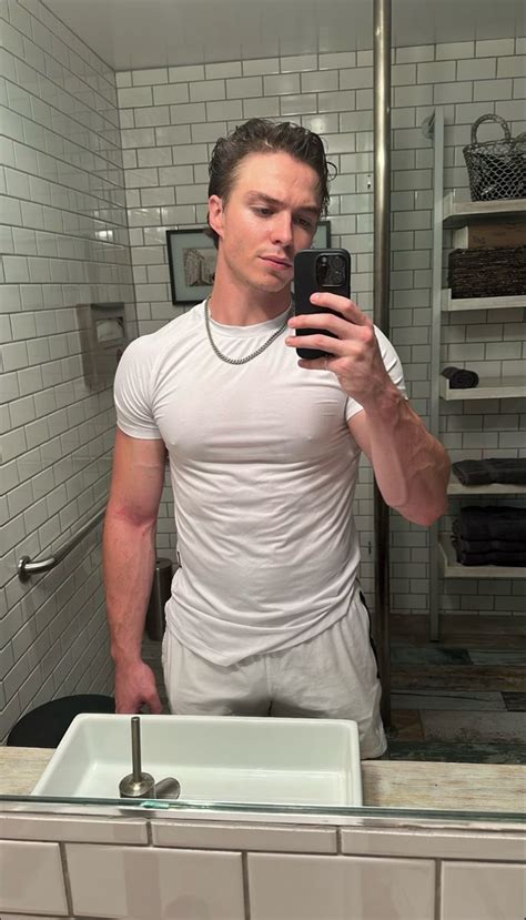 Nicholas Alexander Chavez Nicholas Actors Husband Appreciation