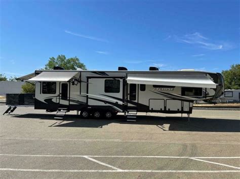 2017 Heartland Cyclone 4150 Fifth Wheel Toy Hauler Trailer Rv Bath