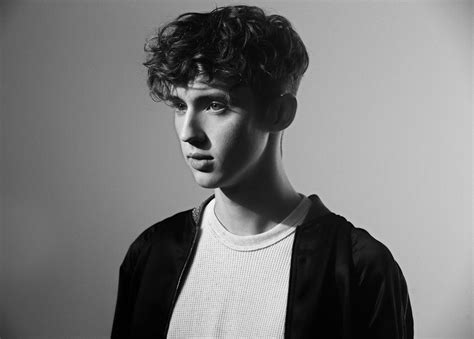 Troye Sivan Wallpaper