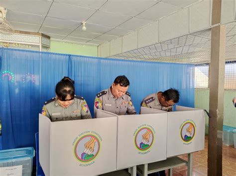 နတ်တလင်းမြို့နယ်အတွင်းရှိ မြန်မာနိုင်ငံရဲတပ်ဖွဲ့ဝင်များ ကြိုတင