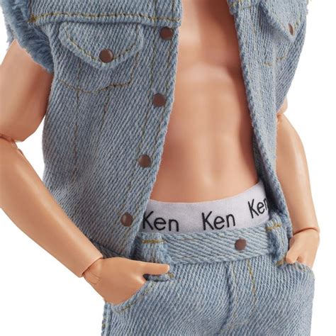 Confira Boneco Articulado Barbie Coleção Ken Primeiro Look Ken