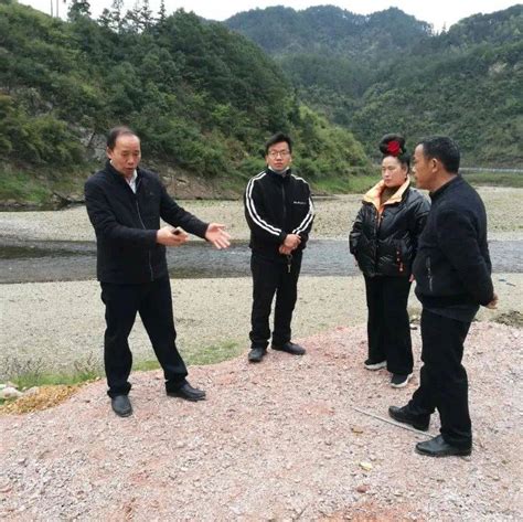 全宏超到巴拉河台盘段开展巡河工作整改河道进行