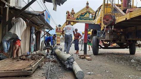 မိုးညှင်းတွင် လေပြင်းကြောင့် ဓာတ်တိုင်နှင့်သစ်ပင်များ ကျိုးကျ ဓာတ်ပုံ