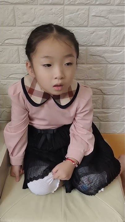 하윤이가 신청곡 받고 연습중 엄마야 아빠야 이것 찍고 아빠가 울었다는 전설이 생겼슴다~~ Youtube