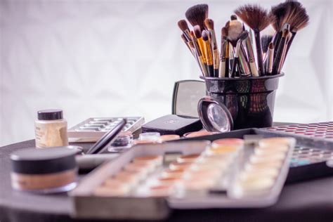Urutan Make Up Yang Benar Pemula Wajib Tahu