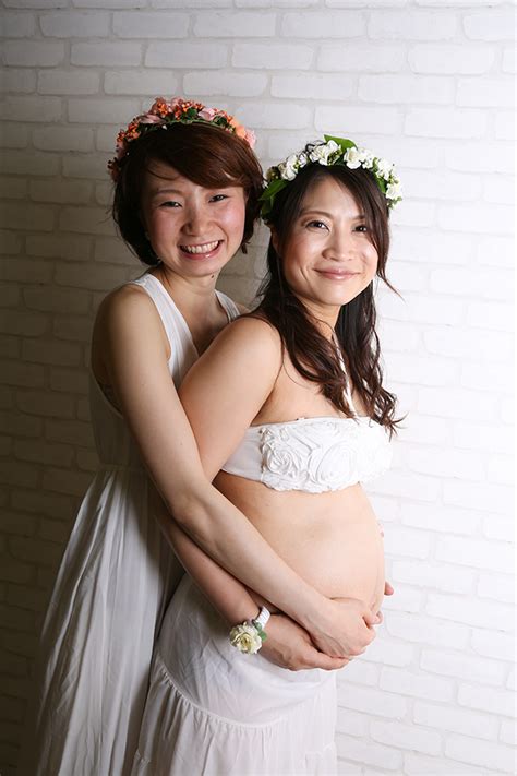 仲良しお友達／大阪でマタニティフォト｜大阪・豊中千里中央でマタニティフォト写真館撮影スタジオなら【ハニーアンドクランチ】