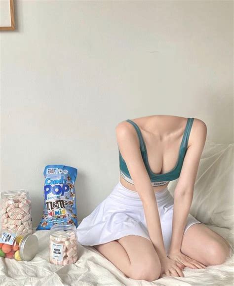 Headless Girl By Simyung On Deviantart