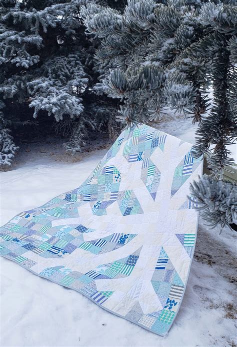 Modern Snowflake Quilt Pattern