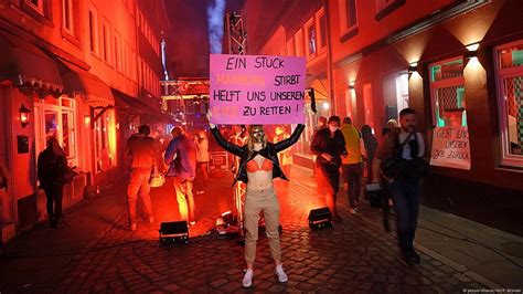 Prostitutes In Hamburg Demand Right To Work Amid Coronavirus Dw