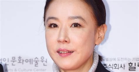 강수연 단아한 헤어스타일