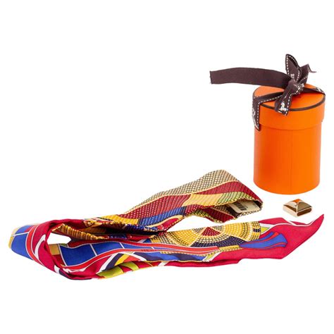 Hermes Bn Geometric Twilly With Medor Auction